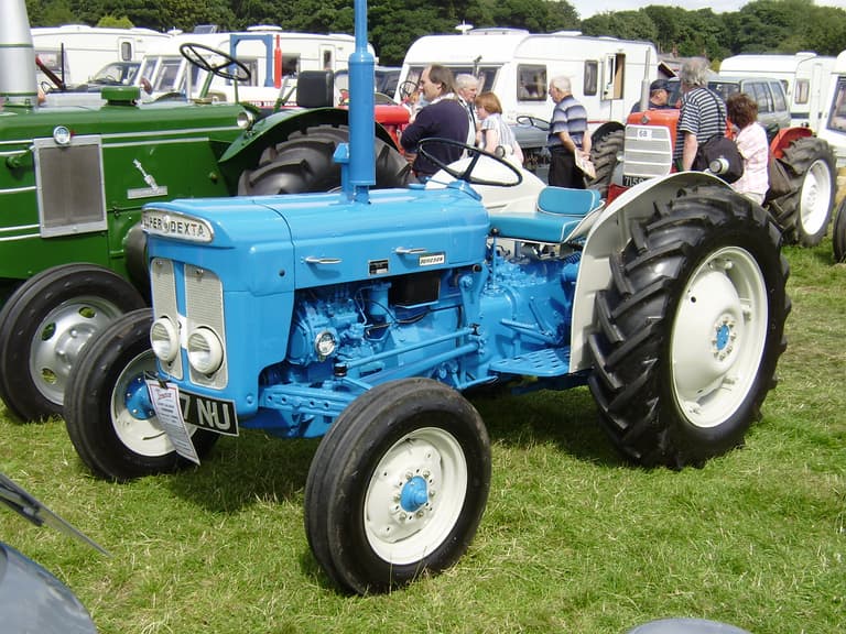 Technical Specifications and Data for Fordson Super Dexta