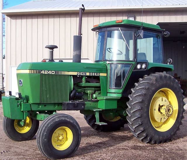 Technical Specifications and Data for John Deere 4240